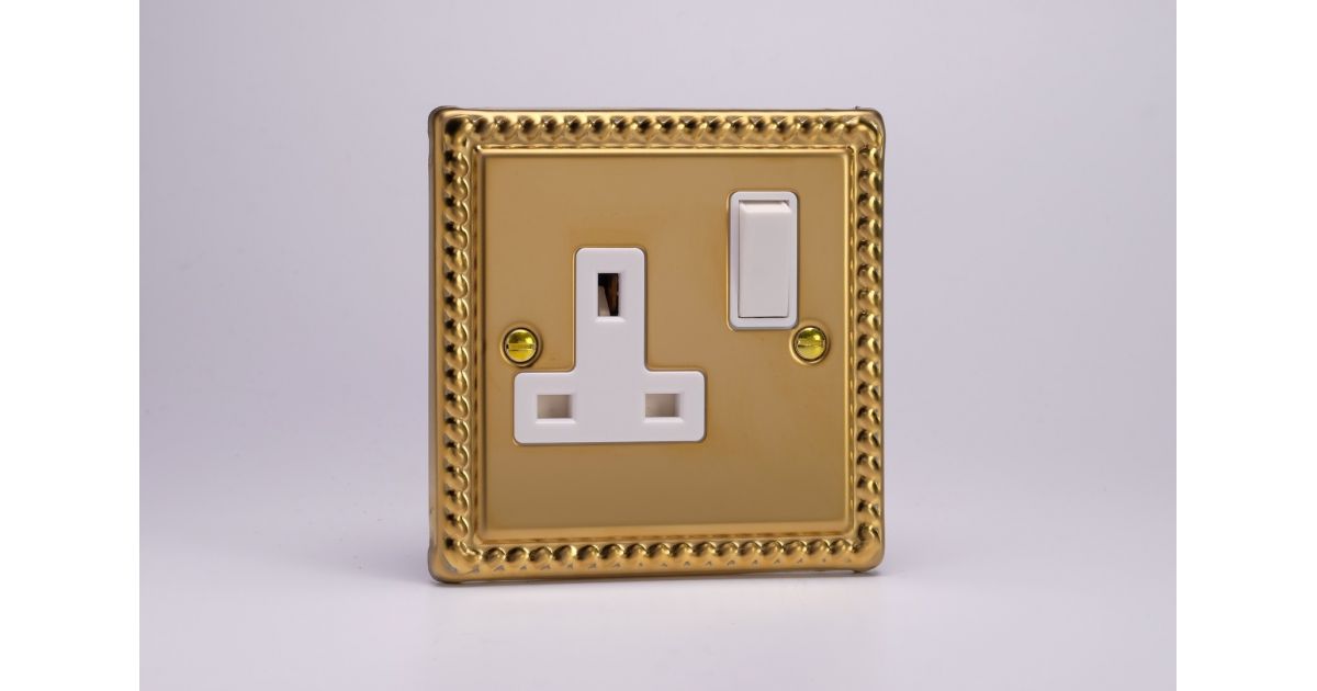 XG4W: 13A Socket, 2 Pole, Classic Georgian Brass + White