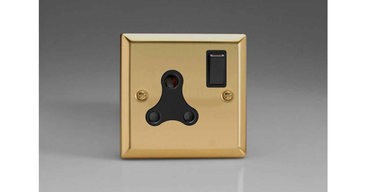XVRP15AB: 15A Round Pin Socket, Classic Victorian Brass