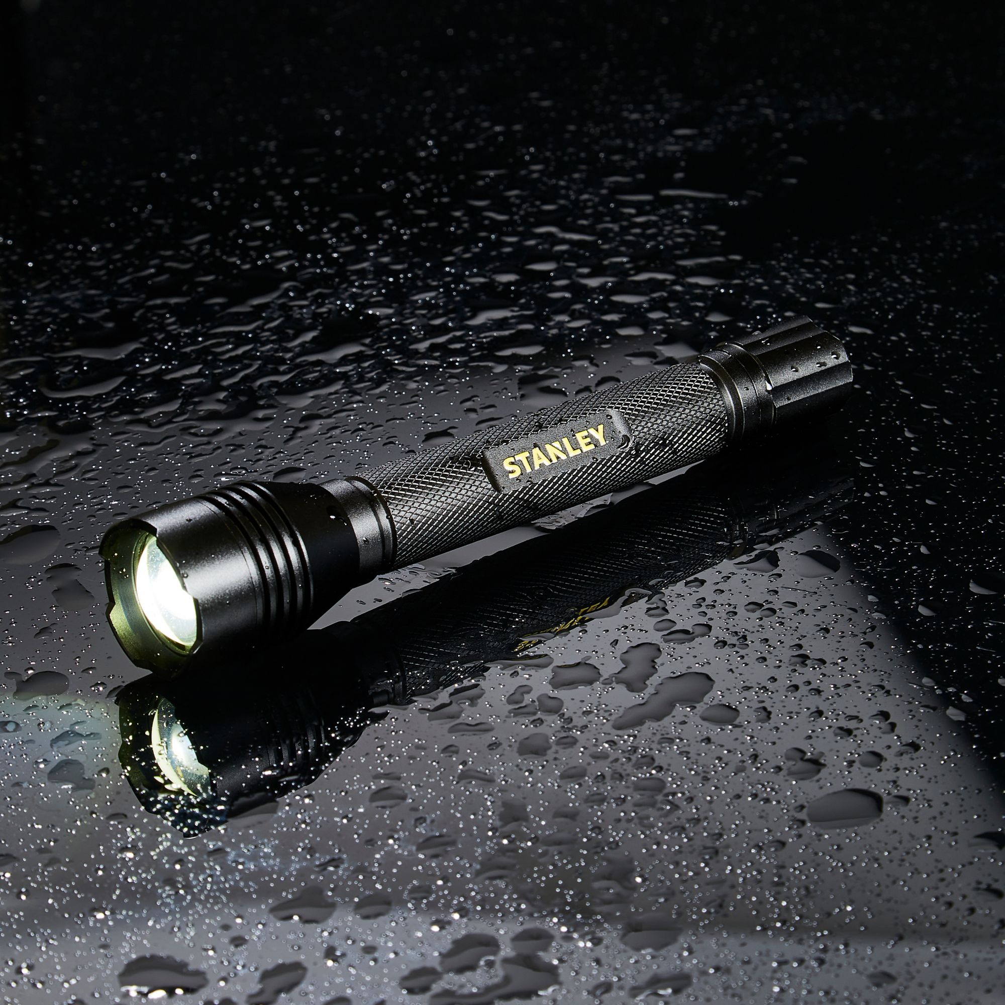 SXLS50106E: 280LM Aluminium LED Torch, 3w : Stanley