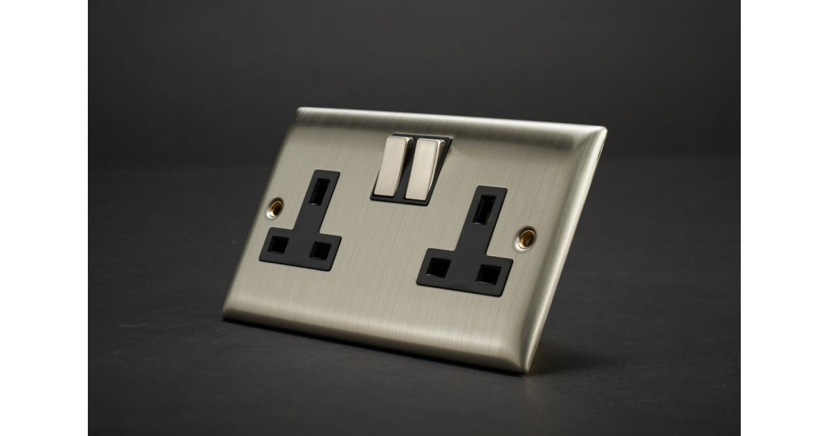 8865BCX: Double Wall Socket, 13 amp, 2 gang, switched