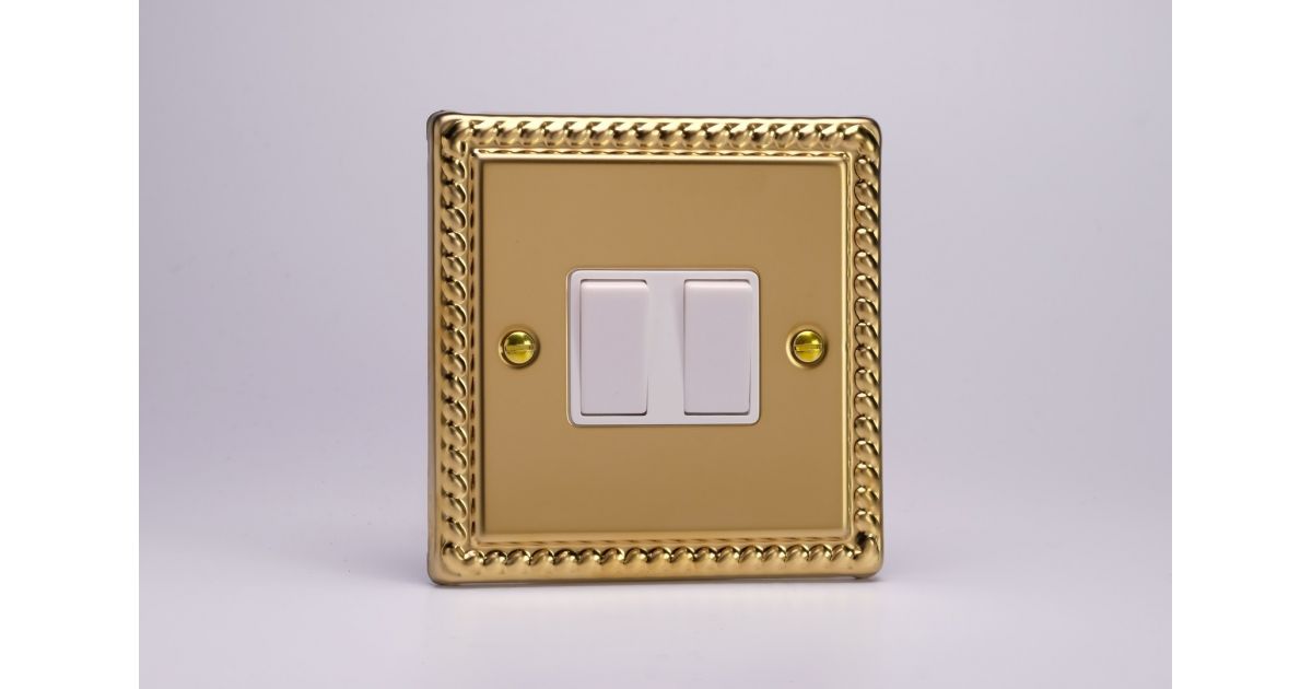 XG71W: Intermediate & 2-Way Switch, 10A, 2-Gang, Classic