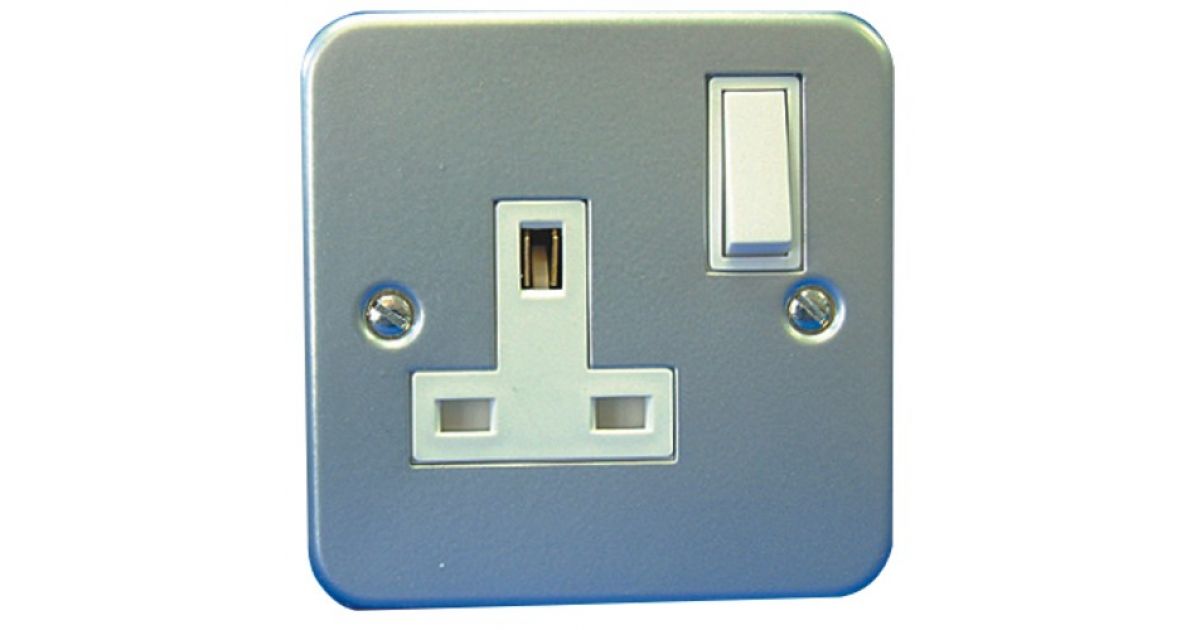 4436: Metal Clad Single Socket, 1 gang, 13A, switched