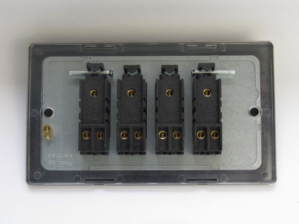 XDR9S: Quad Light Switch, 10A, 4-Gang, 2-Way, Screwless