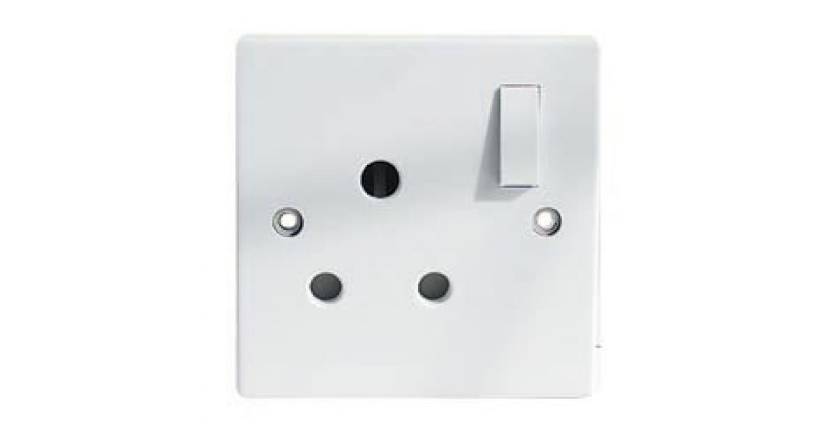 4495: Round Pin Socket, 15A, Switched : Dencon Accessories
