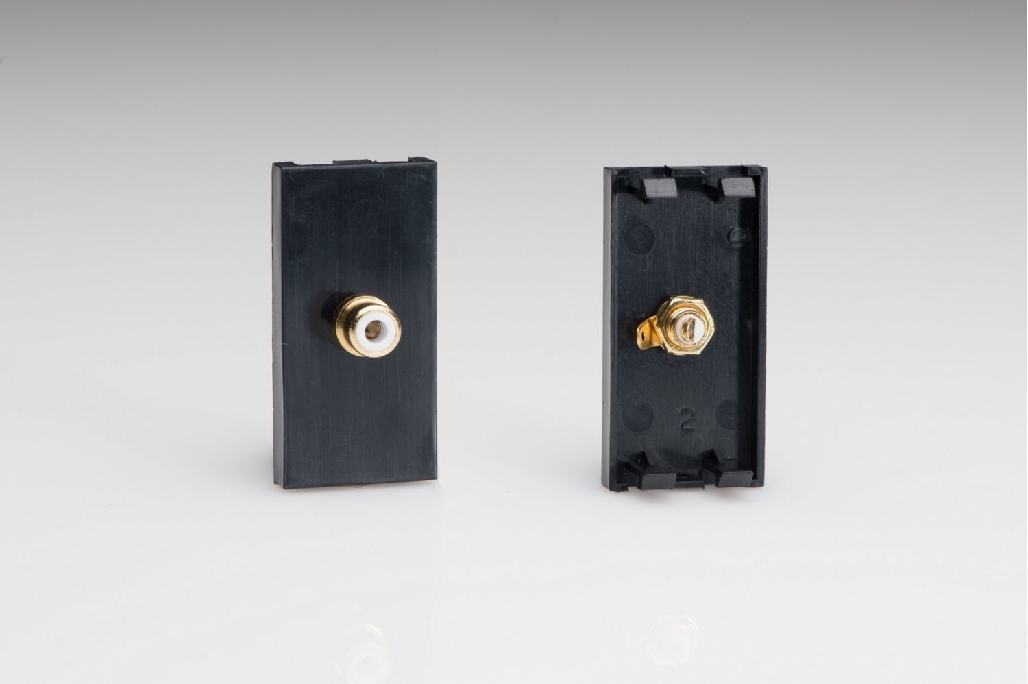 DPHB: Single Phono Socket, Female, RCA, 1 DataGrid Space