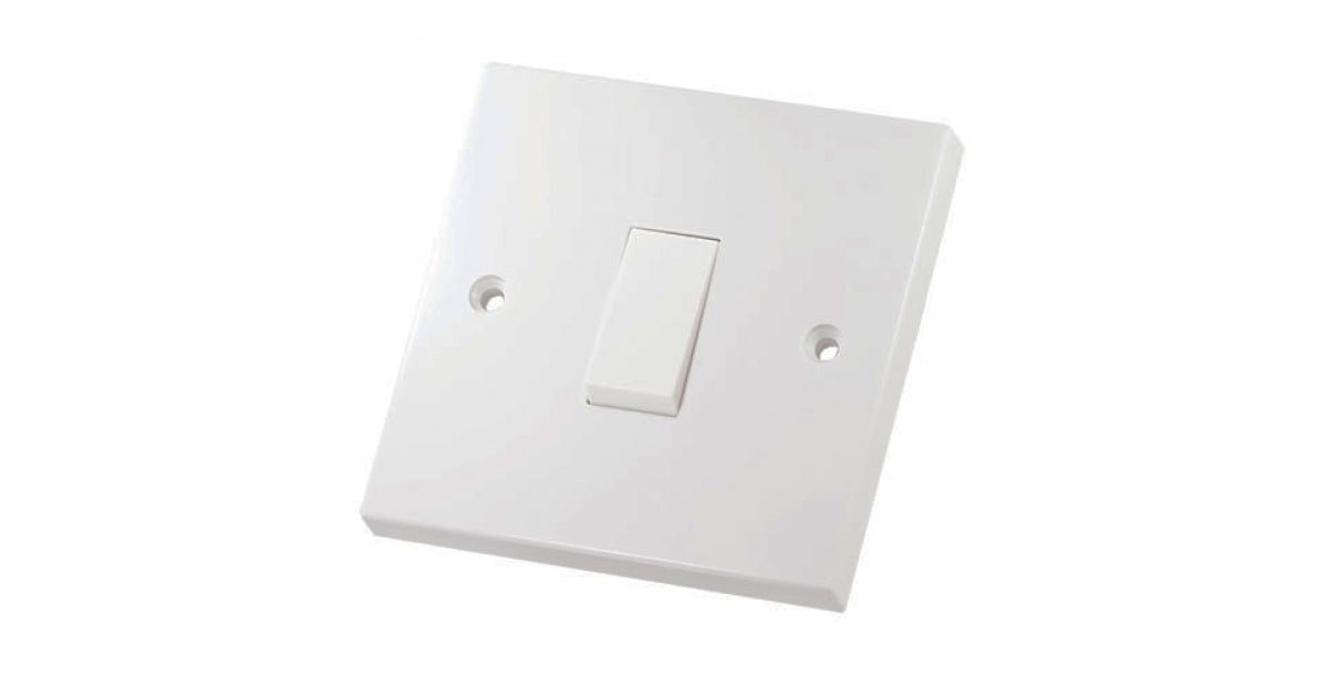 Single White Light Switch (1 gang, 2 way, 8.5cm sq 10 Amp, LG201-2) - £0.81