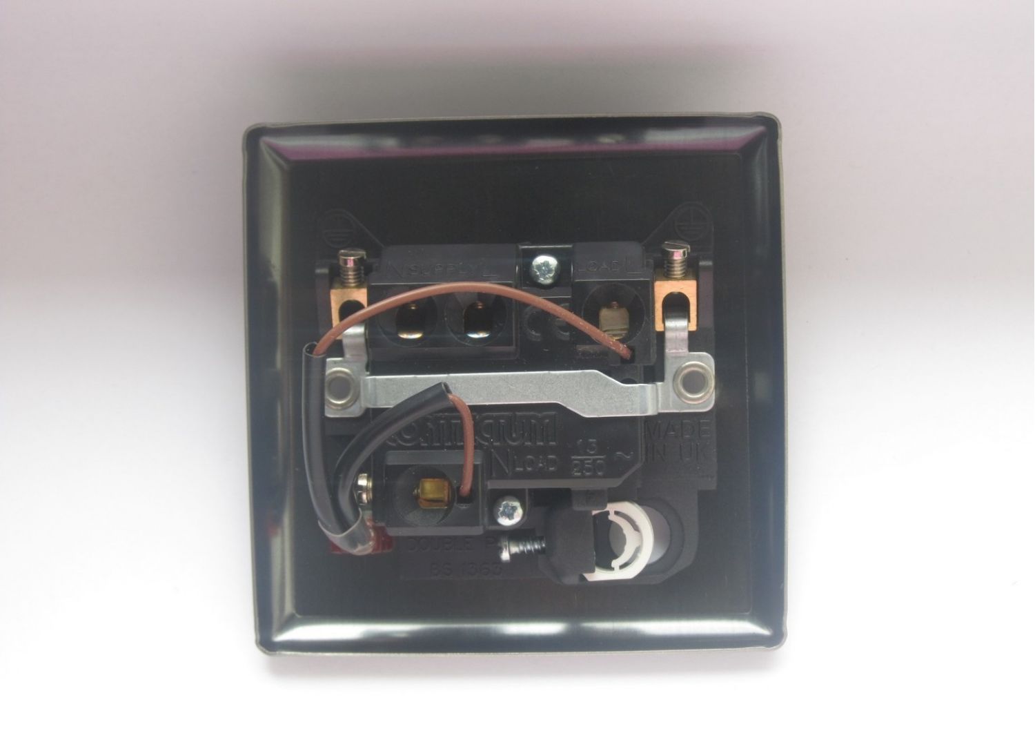 Varilight XR6FONB: Switched Fused Spur + Flex Outlet + Neon, classic ... Varilight XR6FONB: Switched Fused Spur + Flex Outlet + Neon, classic ...