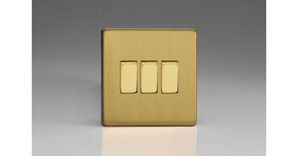 XDB3S: Triple Light Switch, 10A, 3-Gang, 2-Way, Screwless